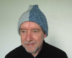Conjoined Möbius Hat pattern by Woolly Thoughts | The Aperiodical